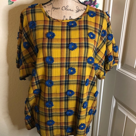 ivy jane | Tops | New This Month Ivy Jane 3d Embroidered Top | Poshmark